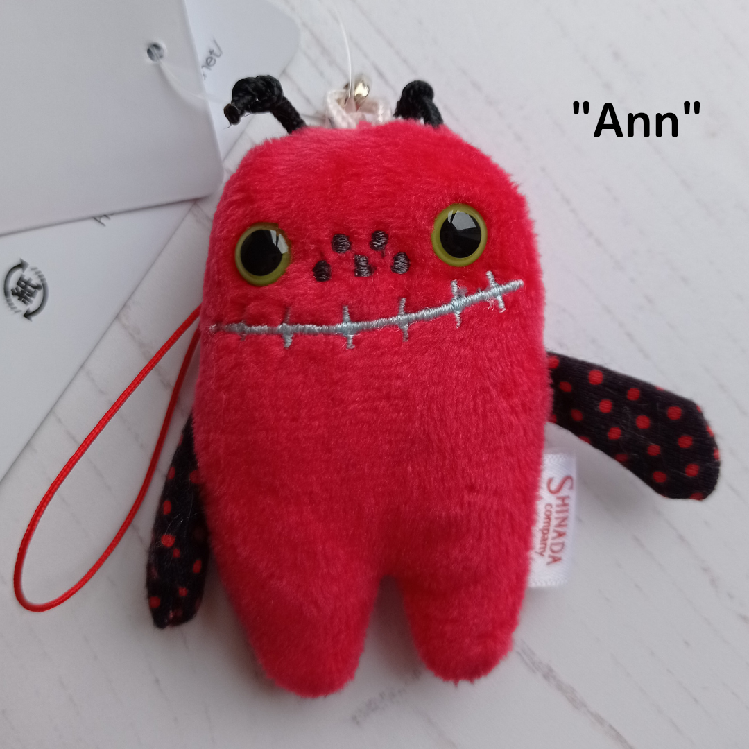 Mini Mokeke Plush Charm (7cm) · Disco Waffle